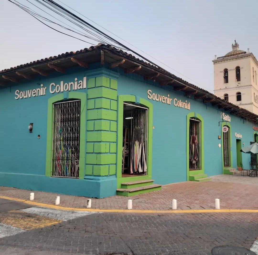 Sourvenir Colonial